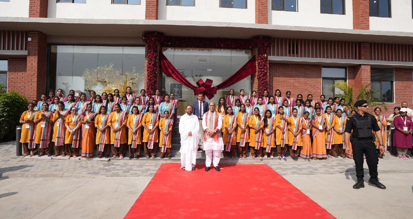 Hon. Defence Minister Shri Rajnath Singh at the Ashram - Shrimad ...