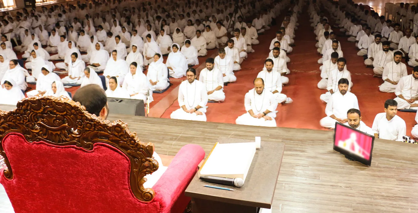 What You Learn at a Sadhana Bhatti | SRMD